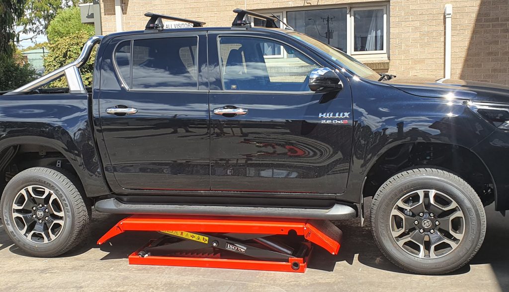 YL635BE CAR SCISSOR LIFT Max Lift Capacity 3.5Tonne With Electric Locks ...