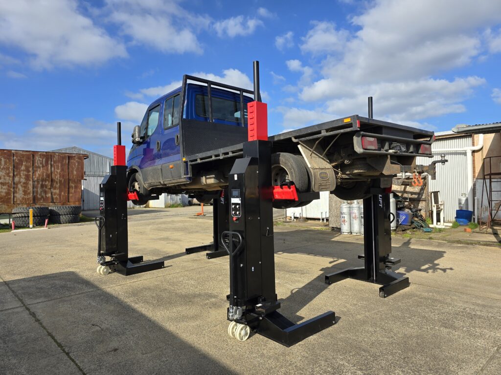 Wireless Mobile Truck Column Lift Hoist, Bus, Forklift. Caravan, Lift ...